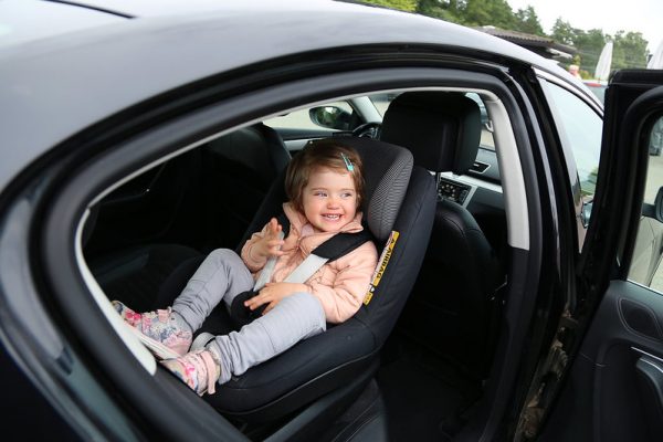 Use a child seat until the child is 150 cm tall.